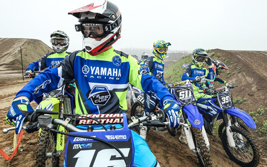 Corsanews - YAMAHA PRESENTA bLU cRU: LA CRU DI CHI CORRE E SI DIVERTE ...